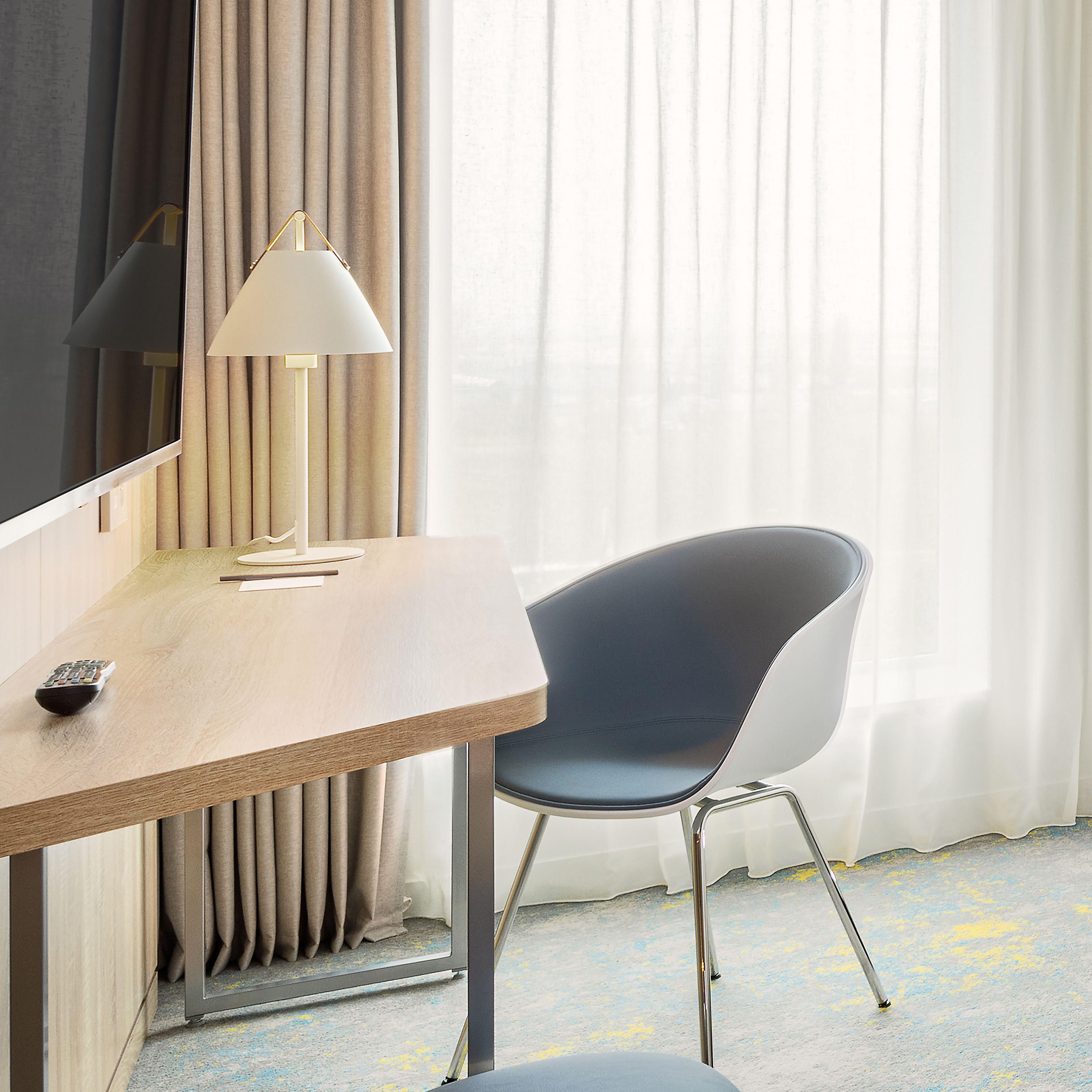 Hotel Courtyard By Marriott Paris Charles De Gaulle Central Airport ...